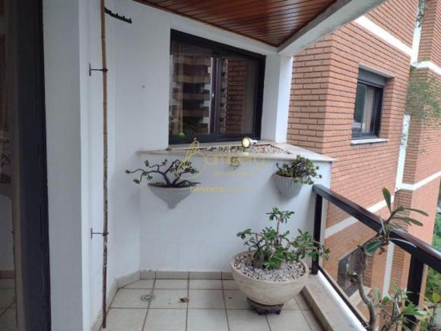 Apartamento de 220 m², com 4 dormitórios na Vila Andrade, Morumbi