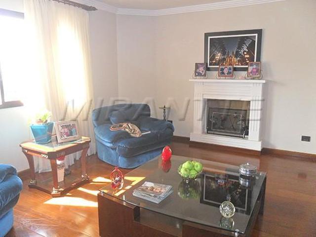 Apartamento de 220m² com 4 quartos