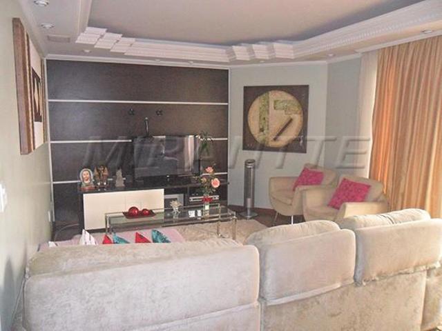 Apartamento de 220m² com 4 quartos