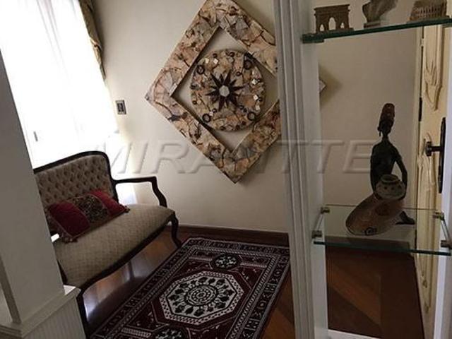 Apartamento de 220m² com 4 quartos