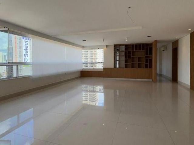 Apartamento de 221 m² com 03 suítes à venda no Condomínio Piazza 25 Setor Bueno ao lado do Colégio