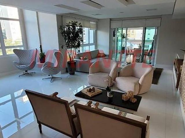 Apartamento de 223m² com 4 quartos