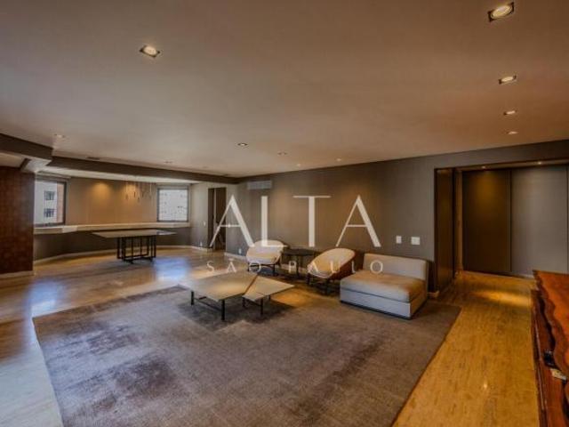 Apartamento de 227m² À VENDA a 700m do Clube Paulistano e 800m do Colégio Dante Alighieri, Jardins