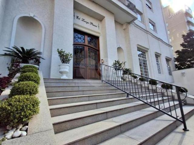Apartamento de 227m² a venda no Batel