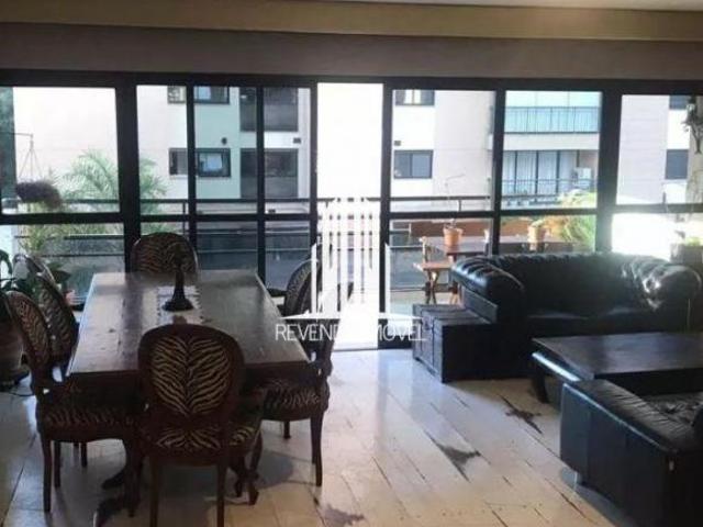 Apartamento de 230 metros com 3 suítes e 5 vagas, Real Parque São Paulo S