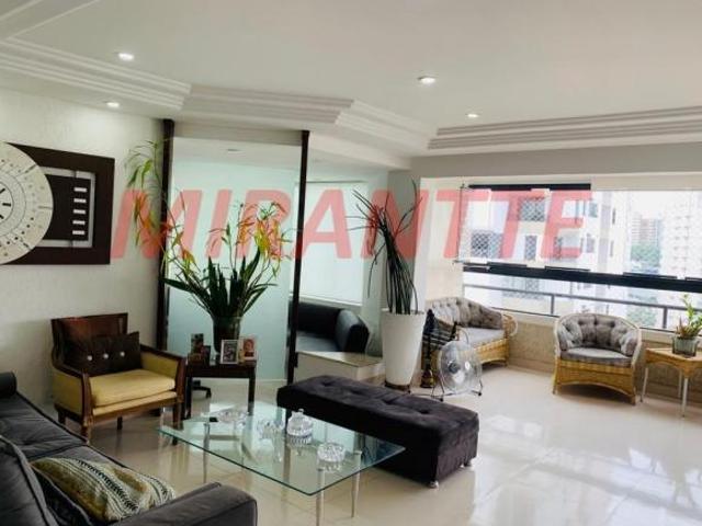 Apartamento de 230m² com 4 quartos