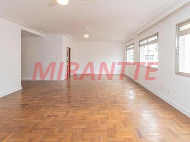 Apartamento de 230m² com 3 quartos