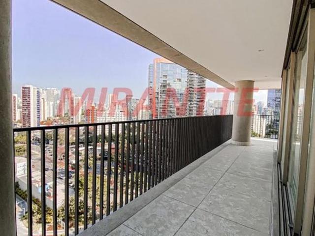 Apartamento de 231m² com 3 quartos