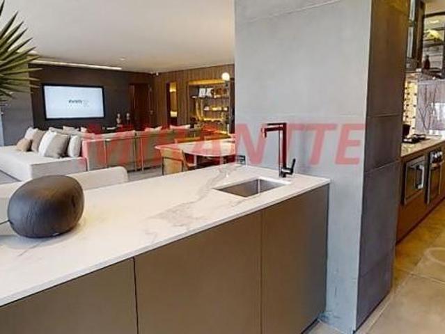 Apartamento de 232m² com 4 quartos