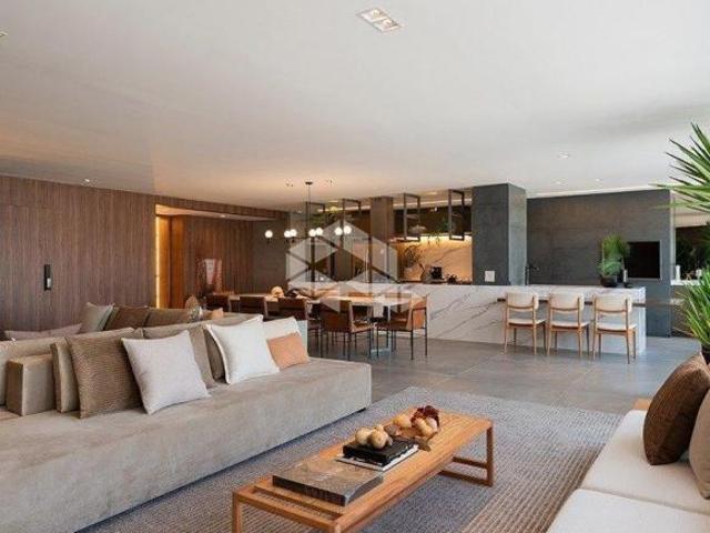 Apartamento de 232m² com 4 suítes e 3 vagas Alto de Pinheiros