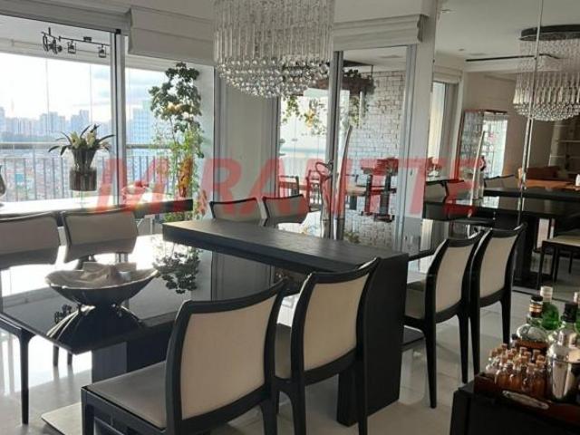 Apartamento de 233m² com 4 quartos