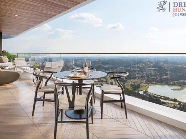 Apartamento de 234m² no bairro Bigorrilho, com 3 quartos 3 suítes, 4 banheiros e 2 vagas de garage