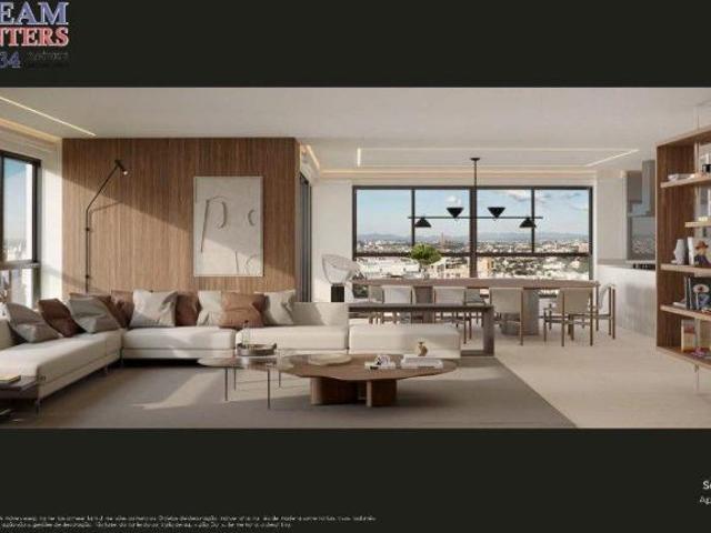 Apartamento de 235.9m² no bairro Água Verde, com 3 suítes, 5 banheiros e 3 vagas + depósito
