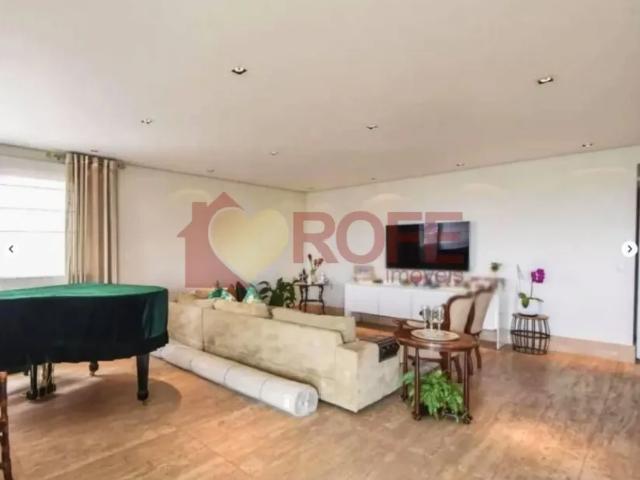 Apartamento de 240 m² para venda e locação no Brooklin. São 4 suítes, 4 vagas fixas e um depósito