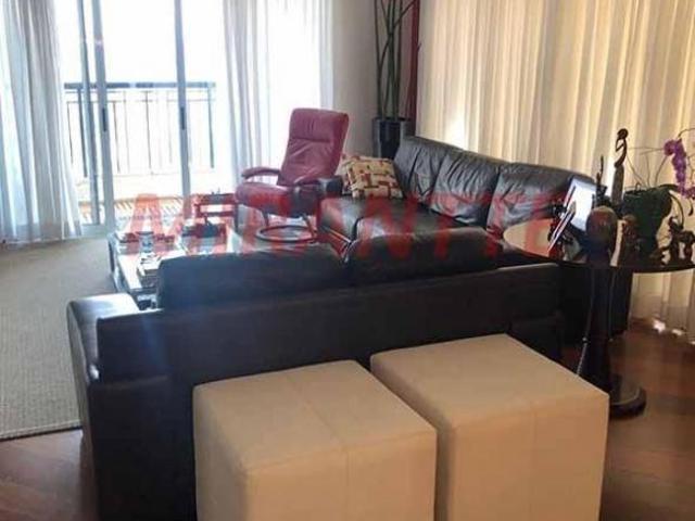 Apartamento de 240m² com 4 quartos