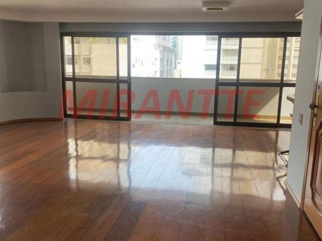 Apartamento de 240m² com 3 quartos