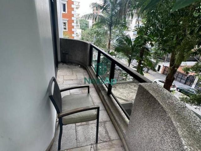 Apartamento de 245 m² com 3 Suítes e 3 Vagas no Edifício Carajás