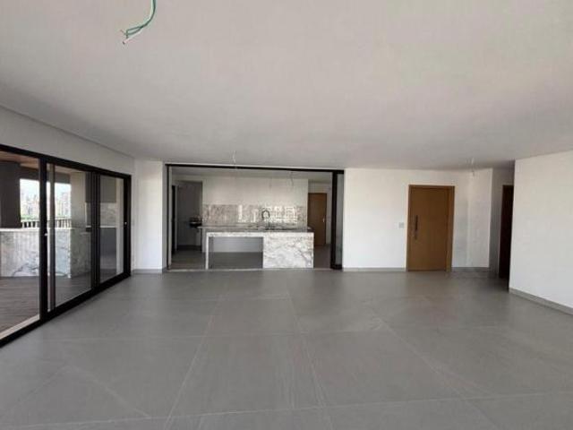 Apartamento de 245 m² com 04 suítes à venda no Opus Deck 23 Setor Bueno ao lado da Av. T 10
