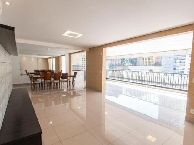 Apartamento de 245m² com 4 dormitórios no melhor condomínio da Vila Marina, lazer completíssimo