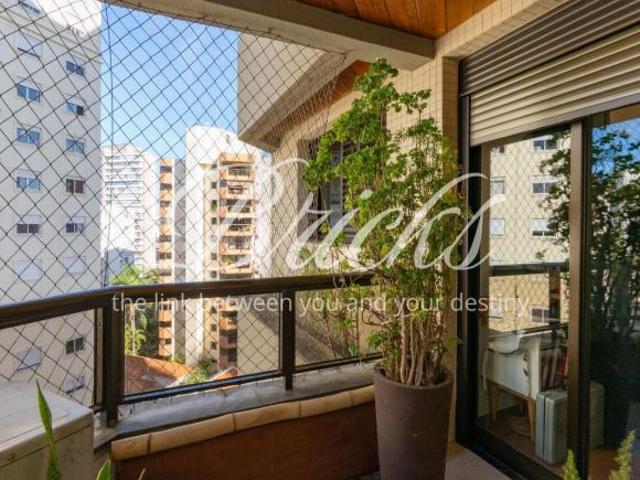 APARTAMENTO DE 245M² EM PERDIZES COM VARANDA