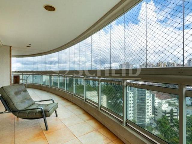 Apartamento de 260m² com 4 Vagas no Condomínio Aquarelle