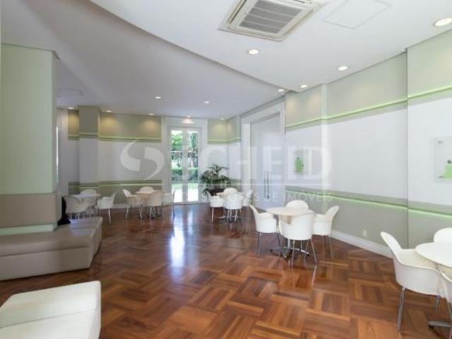 Apartamento de 261m² com 4 suítes e varanda gourmet na Rua Iuru