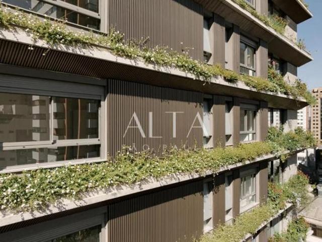 Apartamento de 262m² À VENDA em ANDAR ALTO com 3 suítes e 3 vagas, próximo à R. Pedroso Alvarenga