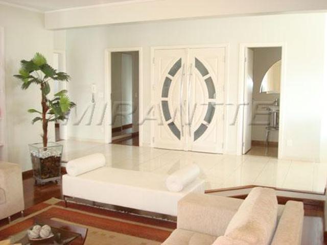 Apartamento de 262m² com 4 quartos