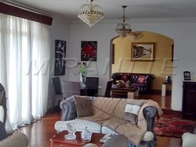 Apartamento de 267m² com 4 quartos