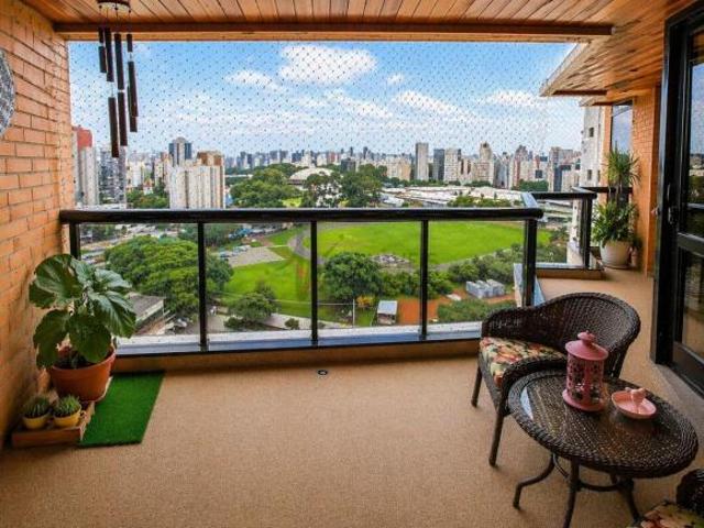 Apartamento de 267m², 4 suites e 4 vagas na Vila Mariana