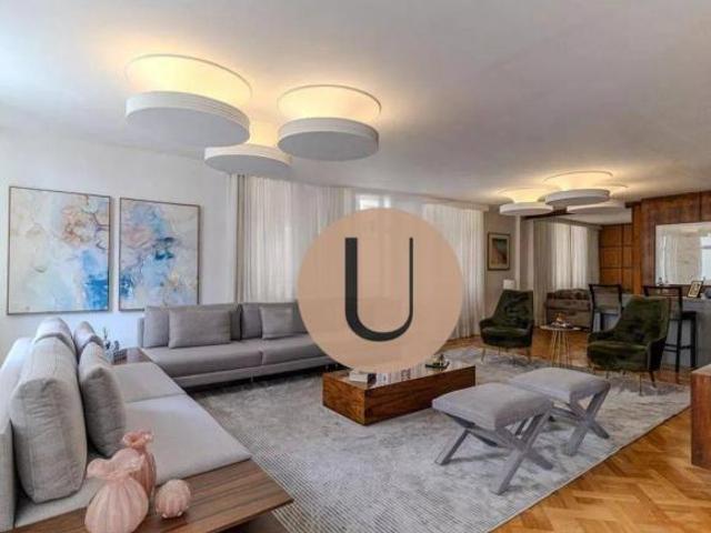 Apartamento de 270 m², perto do Parque Buenos Aires: Sofisticação, Luz e Espaço em Cada Detalhe