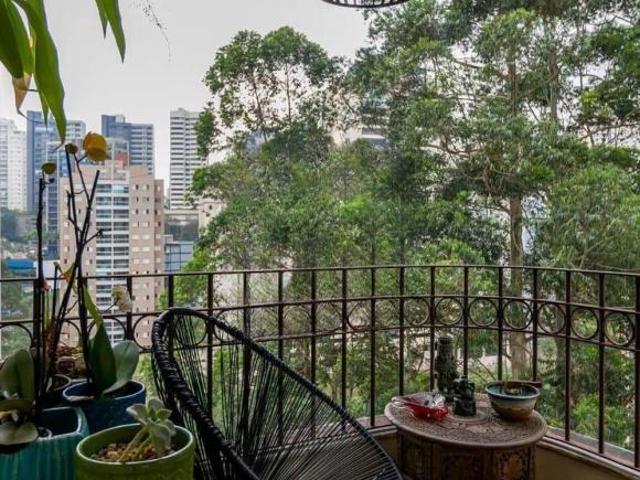 Apartamento de 271 m², 4 quartos em Jardim Ampliação, São Paulo