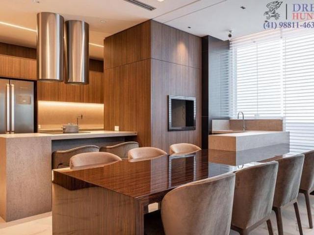 Apartamento de 272.0m² no bairro Bigorrilho, com 4 suítes, 6 banheiros e 4 vagas de garagem