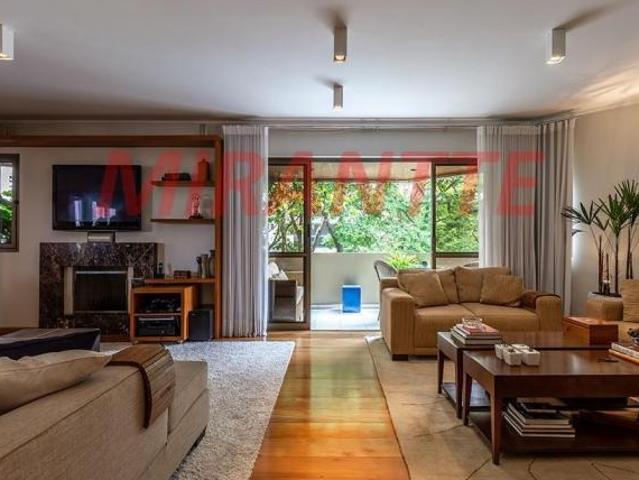 Apartamento de 272m² com 4 quartos