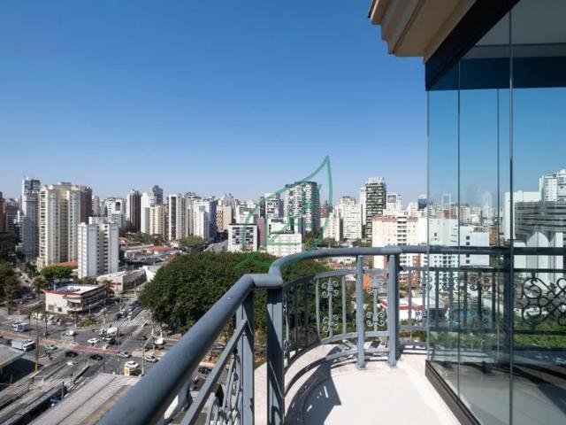 Apartamento de 275 m2 com 3 suítes e 5 vagas na Vila Olimpia