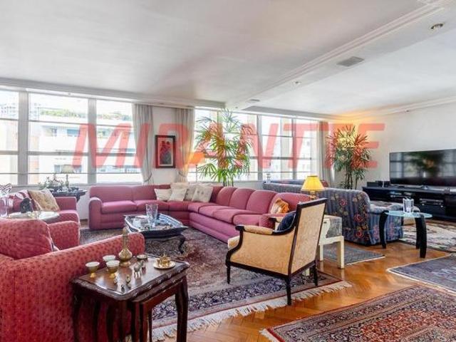 Apartamento de 275m² com 4 quartos