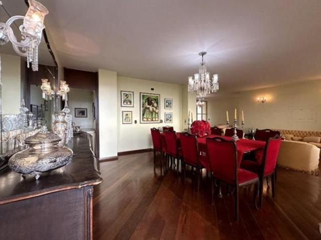 Apartamento de 298 m² com 04 quartos à venda no Beverly Hills Setor Oeste em frente ao Parque das