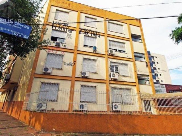 Apartamento de 2 dois dormitórios, com excelente localização, no Bairro Petróp
