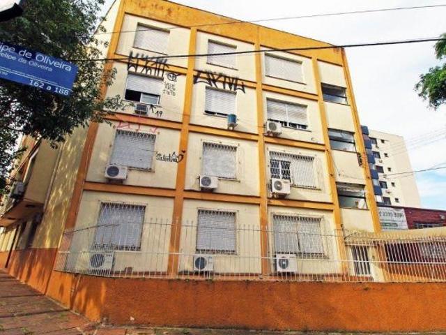 Apartamento de 2 dois dormitórios, com excelente localização, no Bairro Petróp