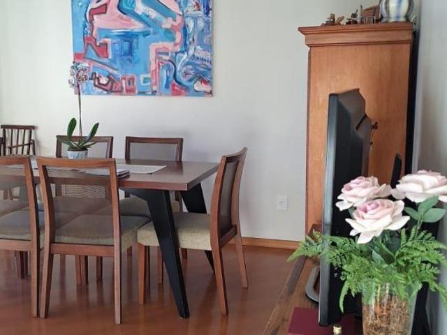 Apartamento de 2 domitórios, com varanda, churrasqueira, 2 vagas