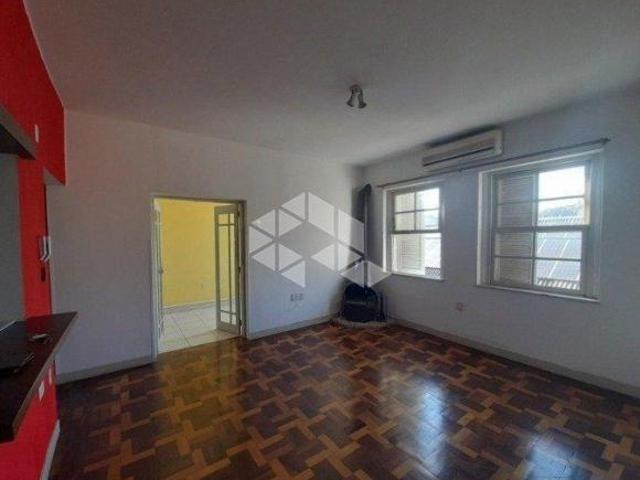 Apartamento de 2 Domitorios no Bairro São João, em Porto Alegre