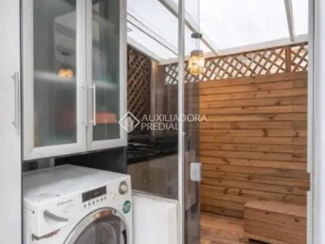 Apartamento de 2 dormitórios 52m2 privativos no bairro Petropolis