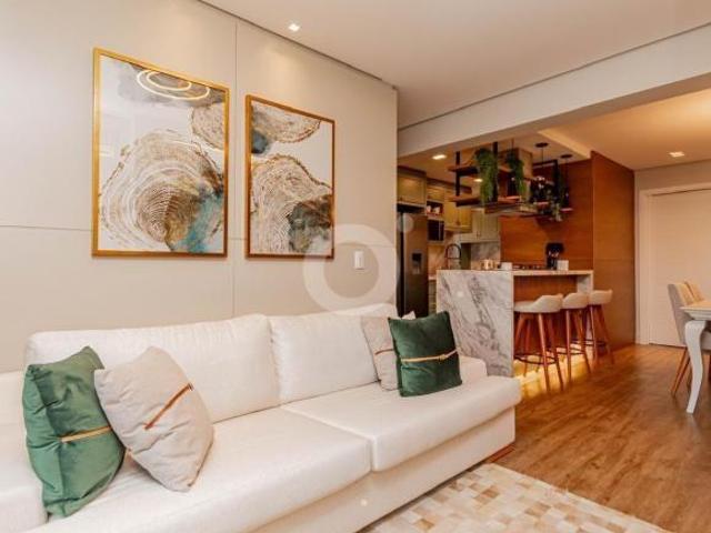 Apartamento de 2 dormitórios finamente mobiliado em Canela