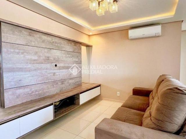 Apartamento de 2 dormitórios mobiliado vaga coberta