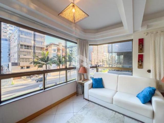Apartamento de 2 dormitórios mobiliado com vista para o mar e box duplo no Centro em Capão da Canoa