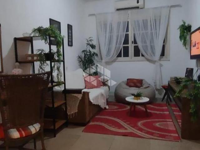 Apartamento de 2 dormitorios na Cidade Baixa