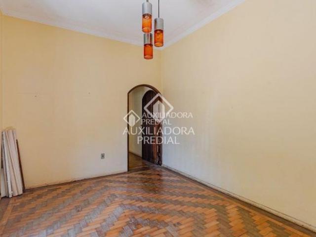 Apartamento de 2 dormitórios no Menino Deus