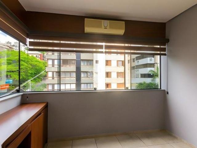 Apartamento de 2 dormitórios no Mont&apos  Serrat