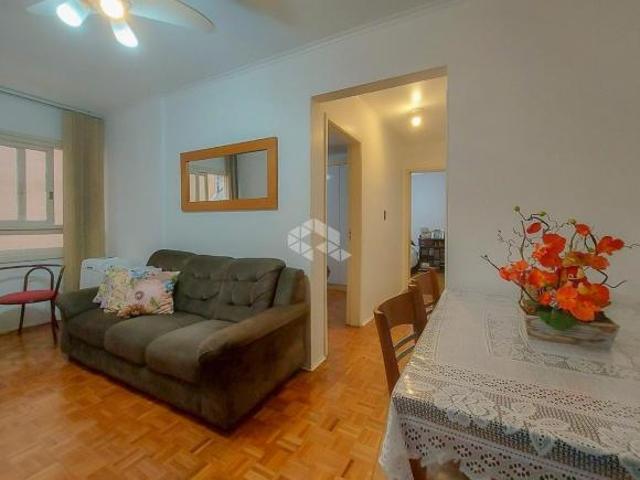 Apartamento de 2 dormitórios no bairro Centro Histórico com garagem escriturada. Predio com elevador