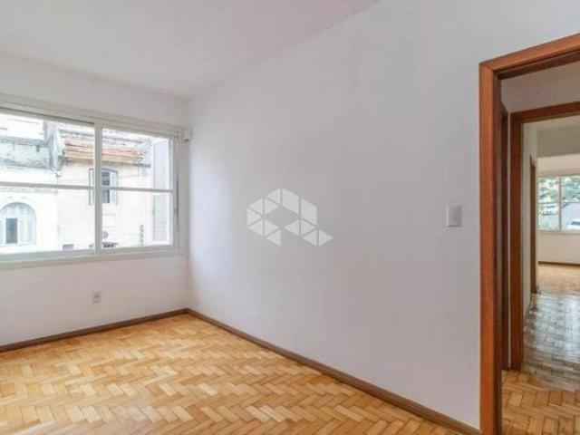 Apartamento de 2 dormitórios, no bairro Centro Histórico, em Porto Alegre